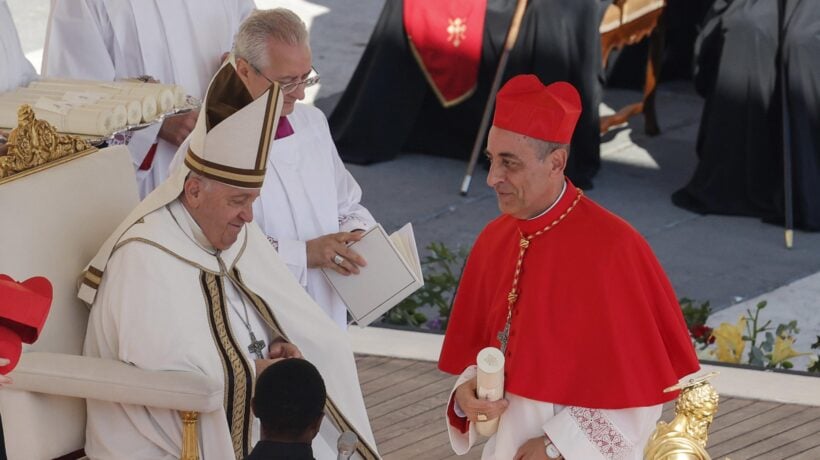 Il «padre» delle benedizioni ai gay fa il furbo per sfuggire alle ...